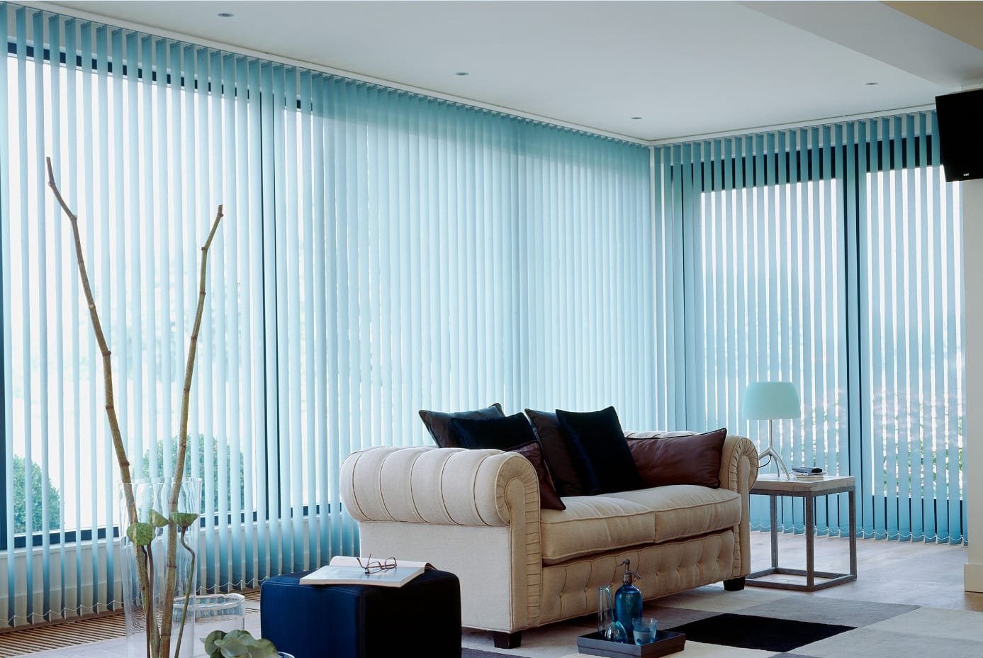 Create a Pleasant Office Atmosphere Using Vertical Blinds - Business ...